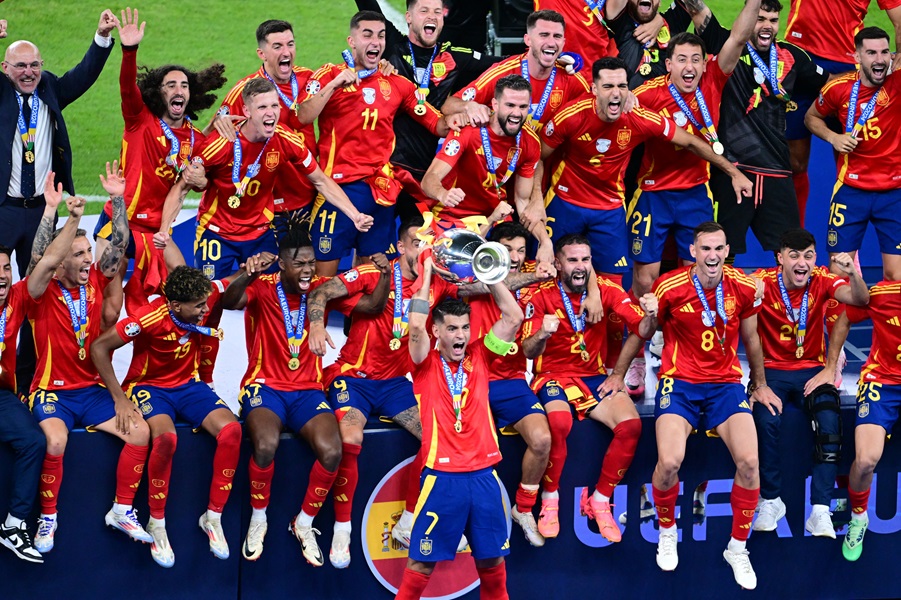 Spanyol Borong Gelar Individu Euro 2024: Rodri MVP, Lamine Yamal Pemain ...