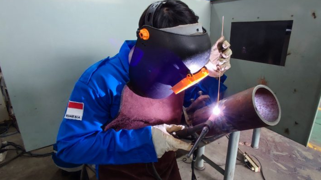 Gaji Welder di Indonesia yang Nominalnya Fantastis - Bagian All
