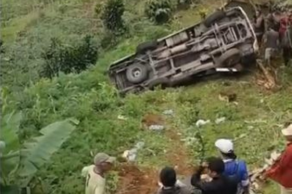 Terungkap! Penyebab Kecelakaan Minibus Elf Masuk Jurang di Banjarnegara ...