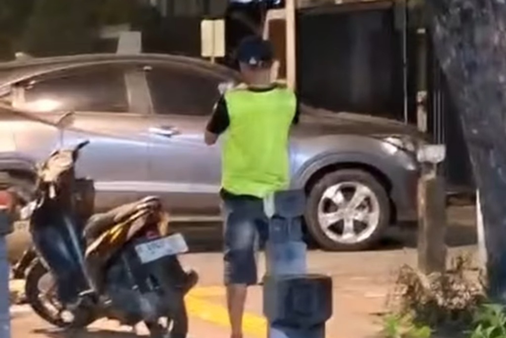 Viral Tukang Cat Duco Diduga Palak Pekerja Billboard di Senen ...