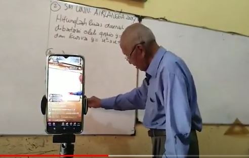 Sosok Melan Achmad Mbah Guru Matematika Viral di TikTok asal Purworejo