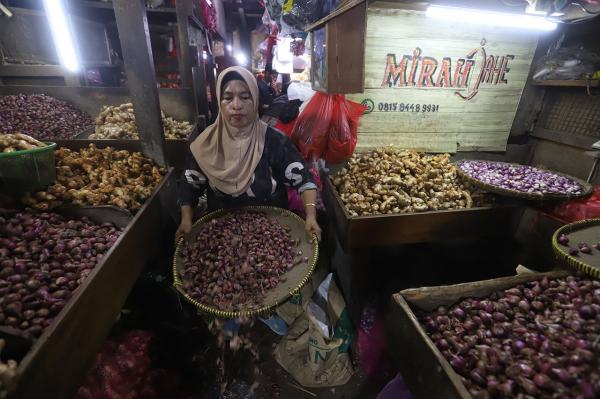 Bawang Merah dan Bawang Putih Kompak Naik, Cek Harga Pangan Hari Ini