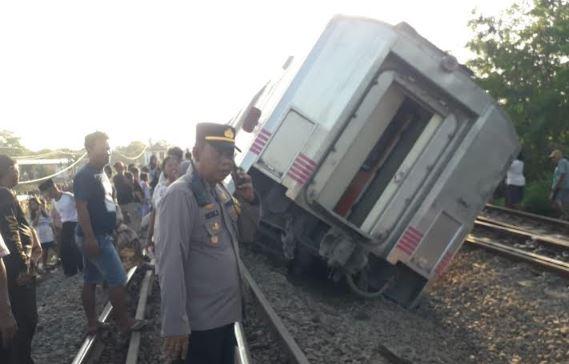 Kronologi Lengkap KA Argo Bromo Anggrek Anjlok di Stasiun Pegaden Baru ...