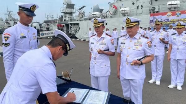 Sosok Mayor Laut Firman Cahyadi Komandan KRI Sutanto-377, Lulusan ...