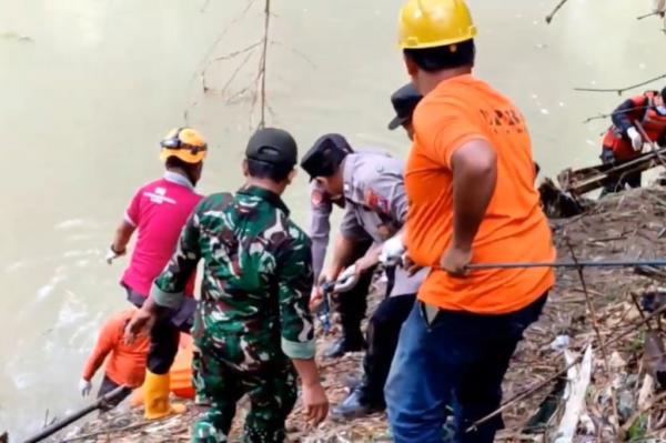 Geger! Mayat Mengambang di Sungai Takeran Magetan, Ternyata Lansia ...