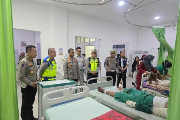 6 Jenazah Korban Kecelakaan Bus ALS vs Truk Tangki di Sumsel Belum ...
