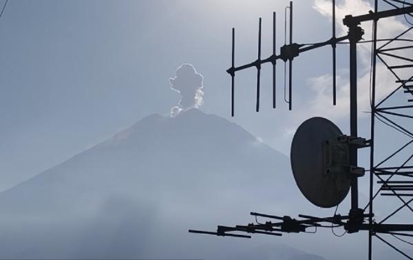 Gunung Semeru Erupsi Muntahkan Abu Vulkanik 800 Meter, Waspadai Awan Panas