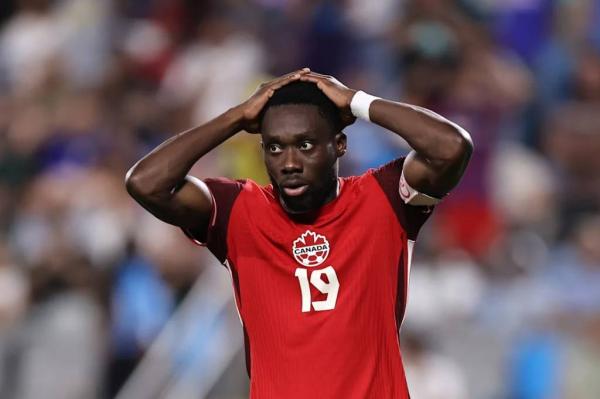 Alphonso Davies Cedera, Timnas Kanada Kehilangan Kapten di Laga Pembuka ...