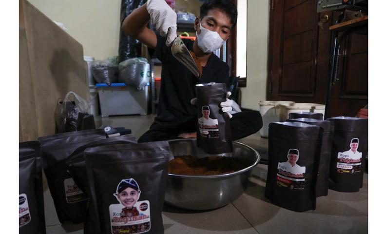 Pasang Wajah Ganjar, Kopi Tugiman di Temanggung Ini Banjir Pesanan ...